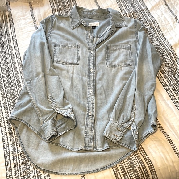 Universal Thread | Tops | Universal Thread Womens Denim Button Down Shirt | Poshmark